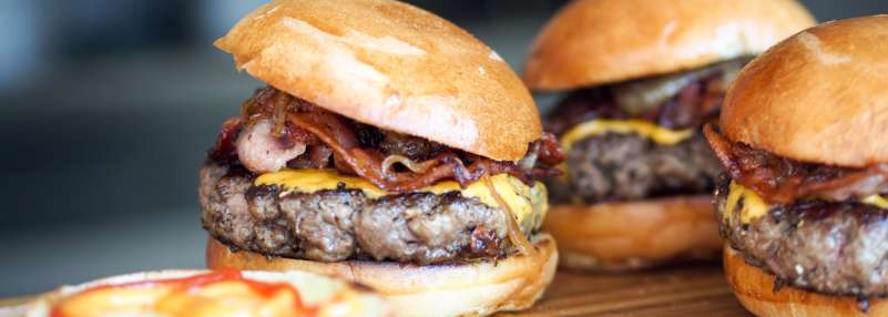 Information for chefs cooking medium rare burgers - Restaurant ...